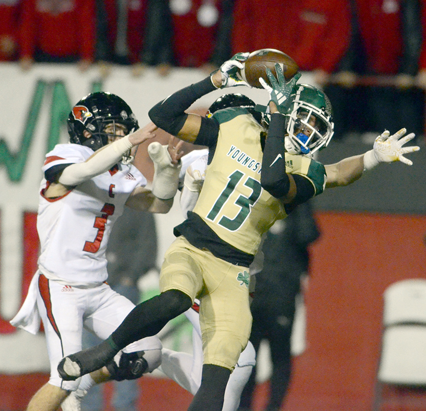 Ursuline fends off Canfield 16-13 with stout defense, late touchdown ...